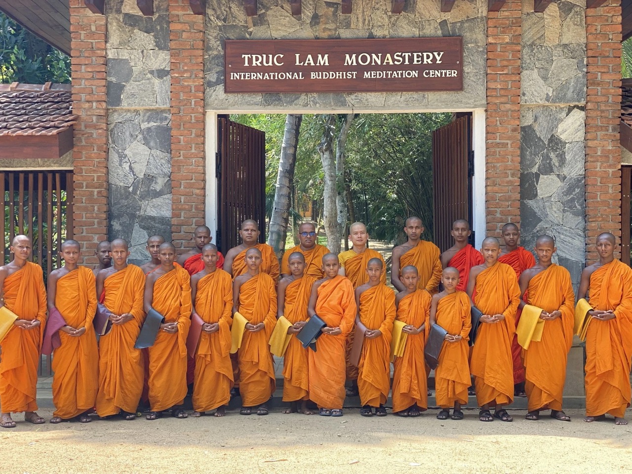 Liên Hệ - Truc Lam Monastery Sri Lanka